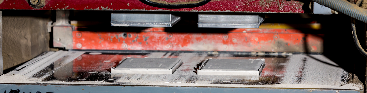 Azulejos prensados en seco con arcillas atomizadas